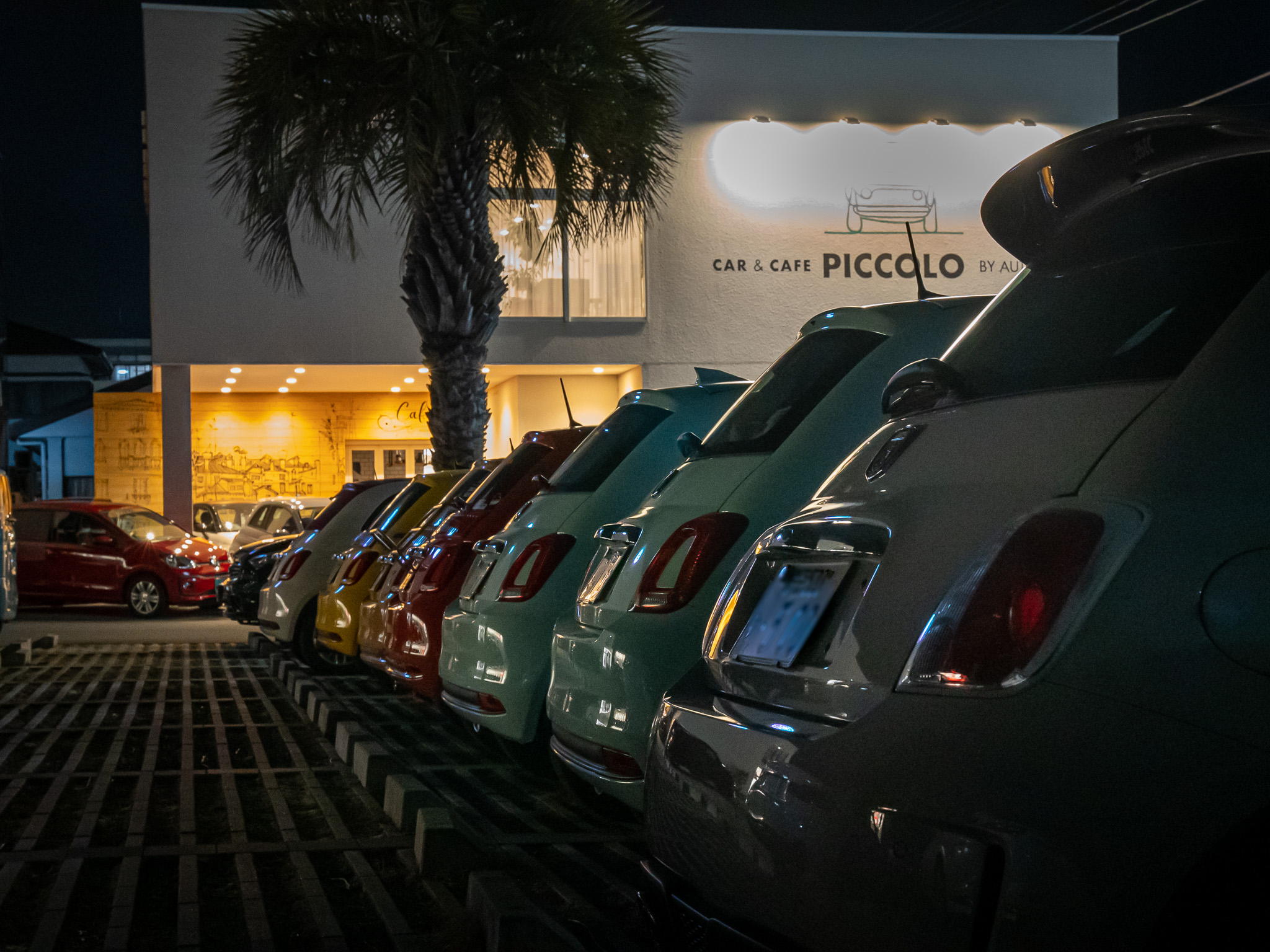 今日もPICCOLOは大賑わい♪ | BLOG | Car PICCOLO by AUTOSPEC